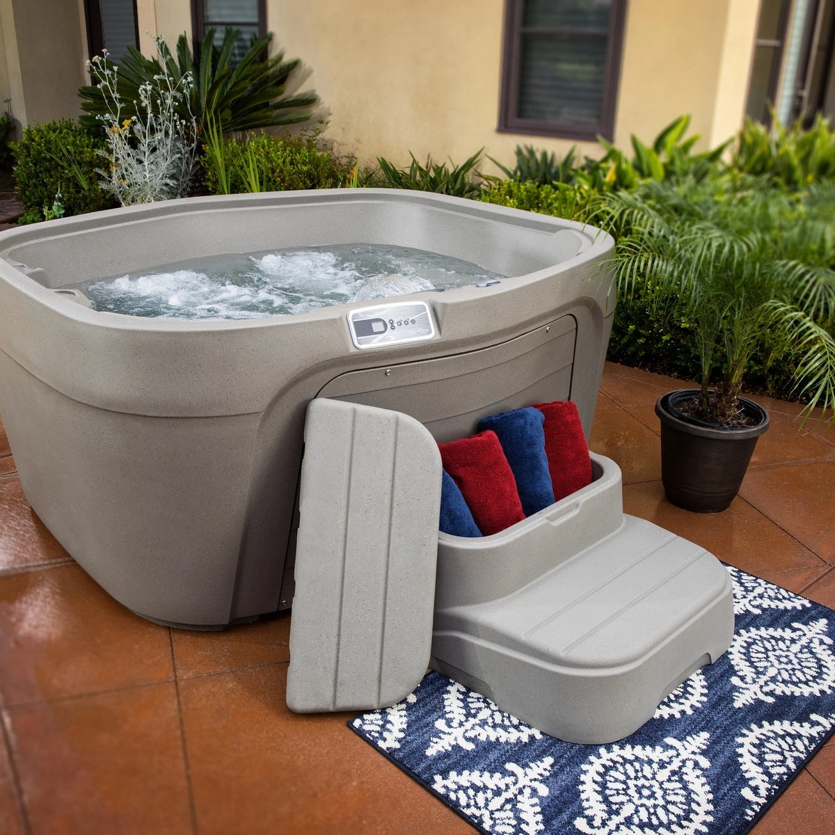Freeflow Collection Hot Tubs and Spas | American Sale